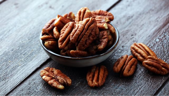 Research Supports Eating Pecans as a Heart-Healthy Snack ...